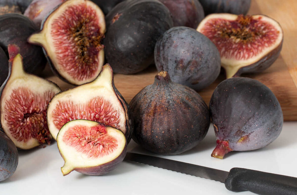Fig Crumble with Fresh Blueberries and Rolled Oats Makes a Hearty Fruit ...