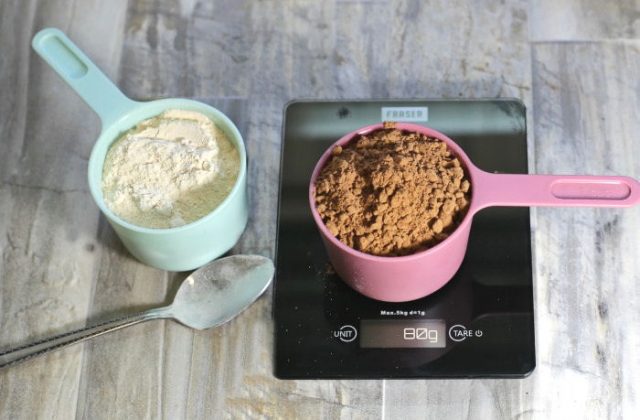 Skinny Dark Chocolate Cupcakes with a Healthy Chocolate Frosting
