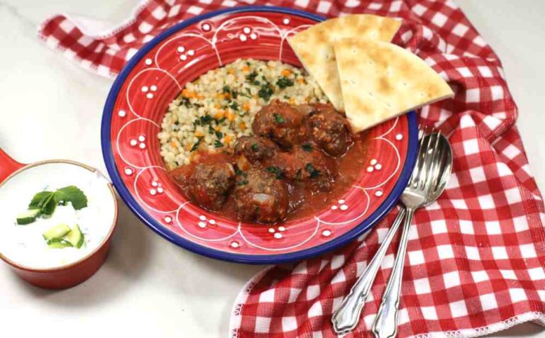 Moroccan Meatballs in a Sweet Tomato Sauce - Middle Eastern Recipe