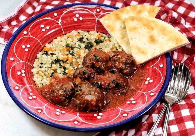Moroccan Meatballs in a Sweet Tomato Sauce - Middle Eastern Recipe