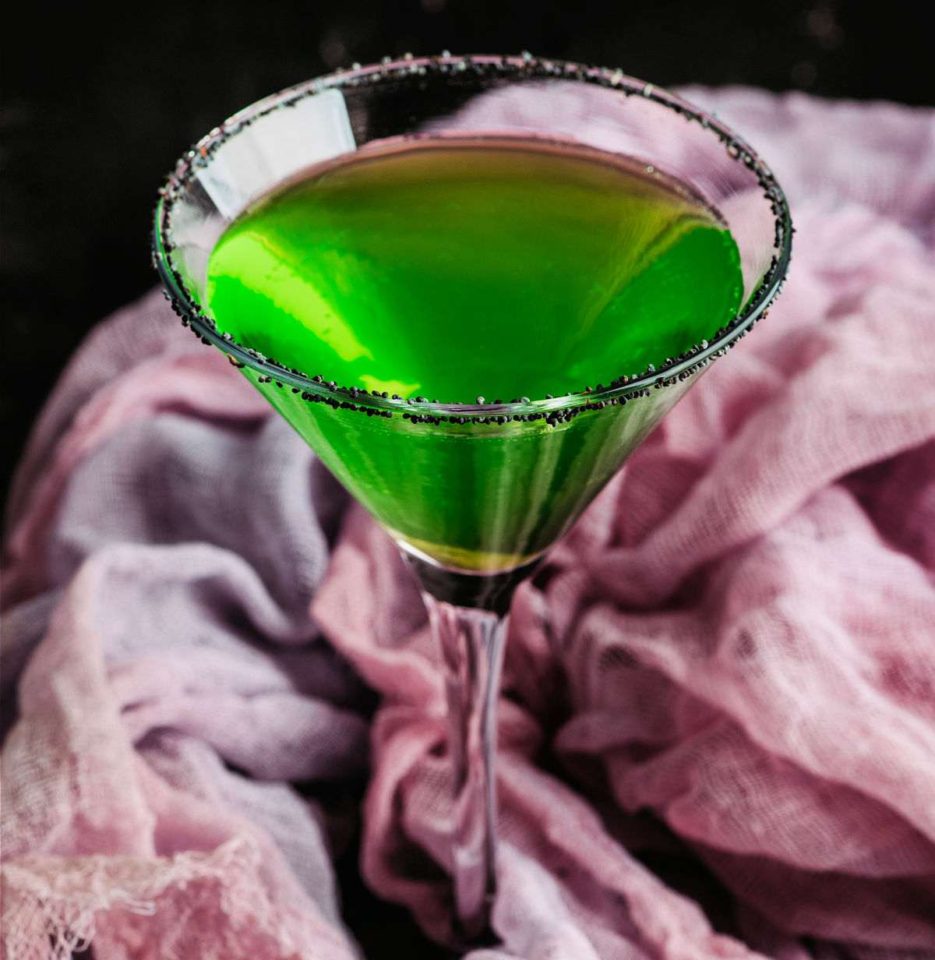 Sour Apple Pucker Drink - Green Halloween Cocktail Recipe