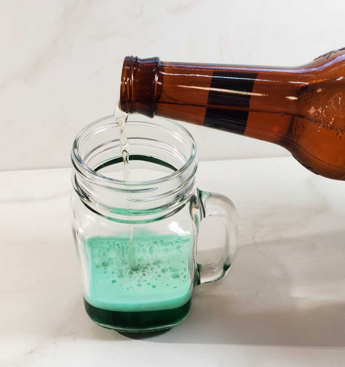 How To Make Green Beer – Easy St. Patrick’s Day Beer Recipe