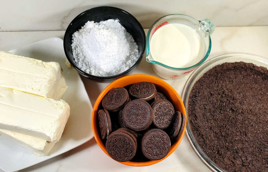 Easy Oreo Cheesecake Recipe With Oreo Crust & No Bake Filling